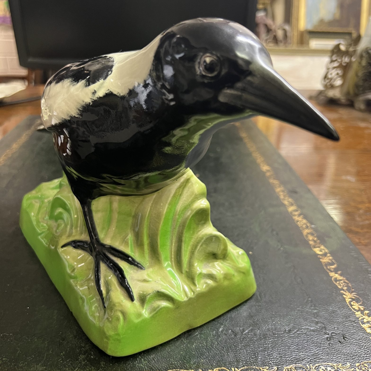 A Wembley Ware Magpie - South Perth Antiques & Collectables