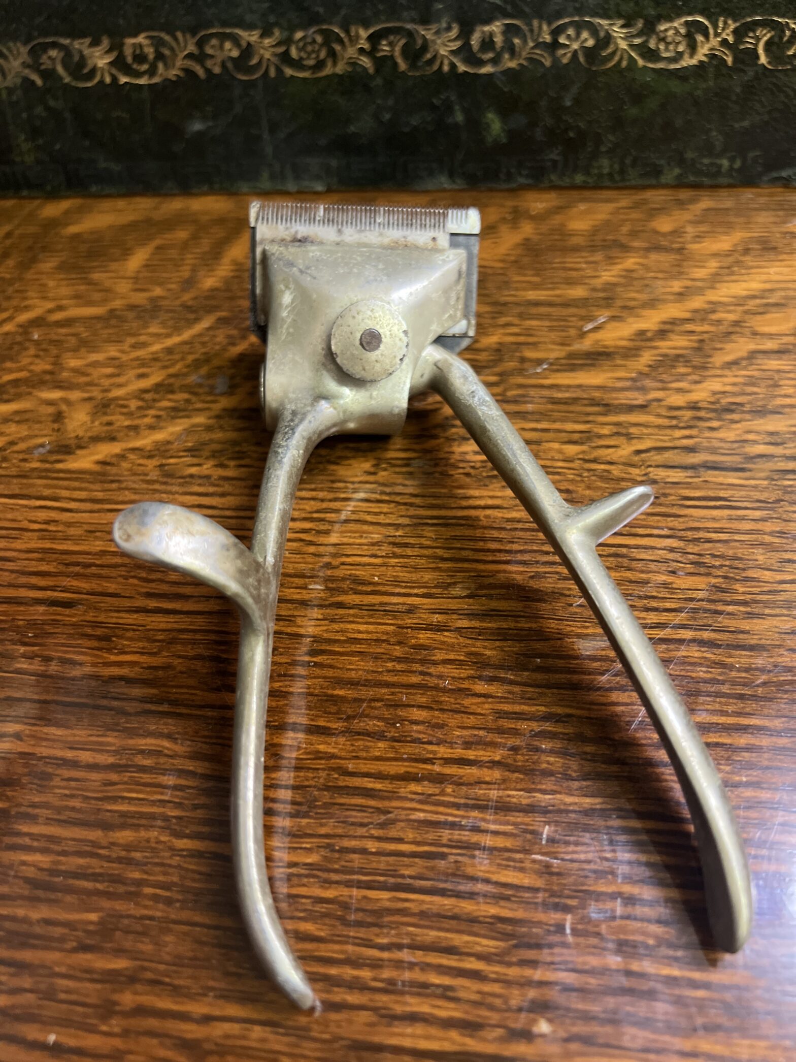 Vintage hair clippers - South Perth Antiques & Collectables